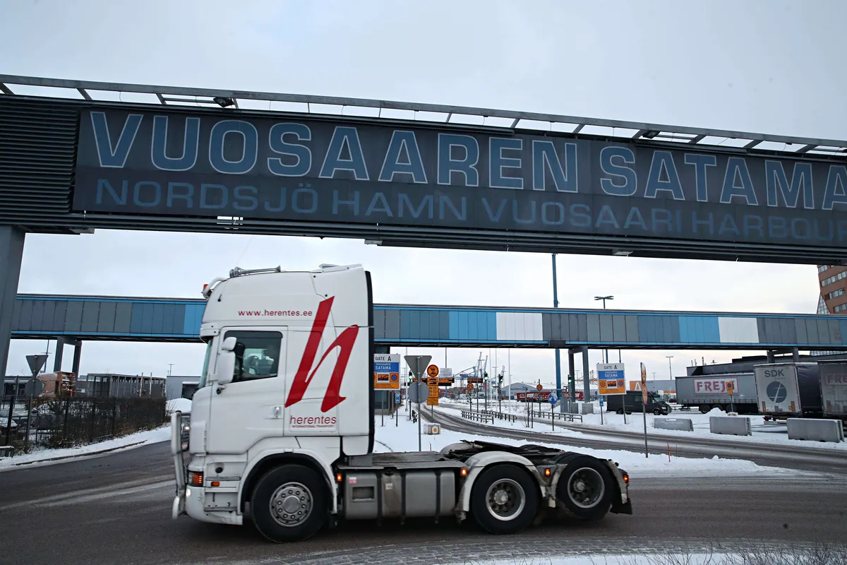 Teollisuusliitto tavaa jo ”lakipykäliä” — Viesti AKT:lle: Yleinen ...