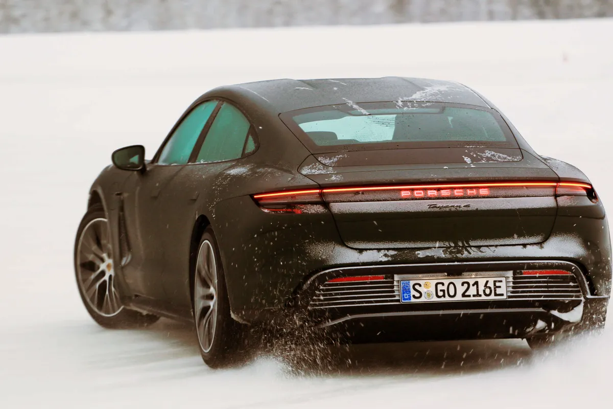 Kiihtyvyys 0–100 km/h 4,6 s, tehoa 408 hv – Tällainen on uusi Porsche ...