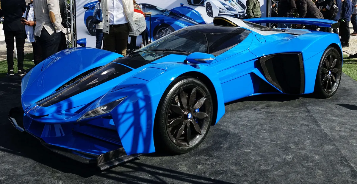 Kiihtyvyys 0–100 km/h jopa 2,4 s, teho 976 hv – ”Maailman nopein ...