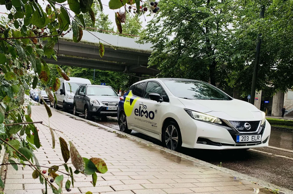 Helsingin kaduilla voi bongata erikoisen näyn: Autot liikkuvat ilman ...