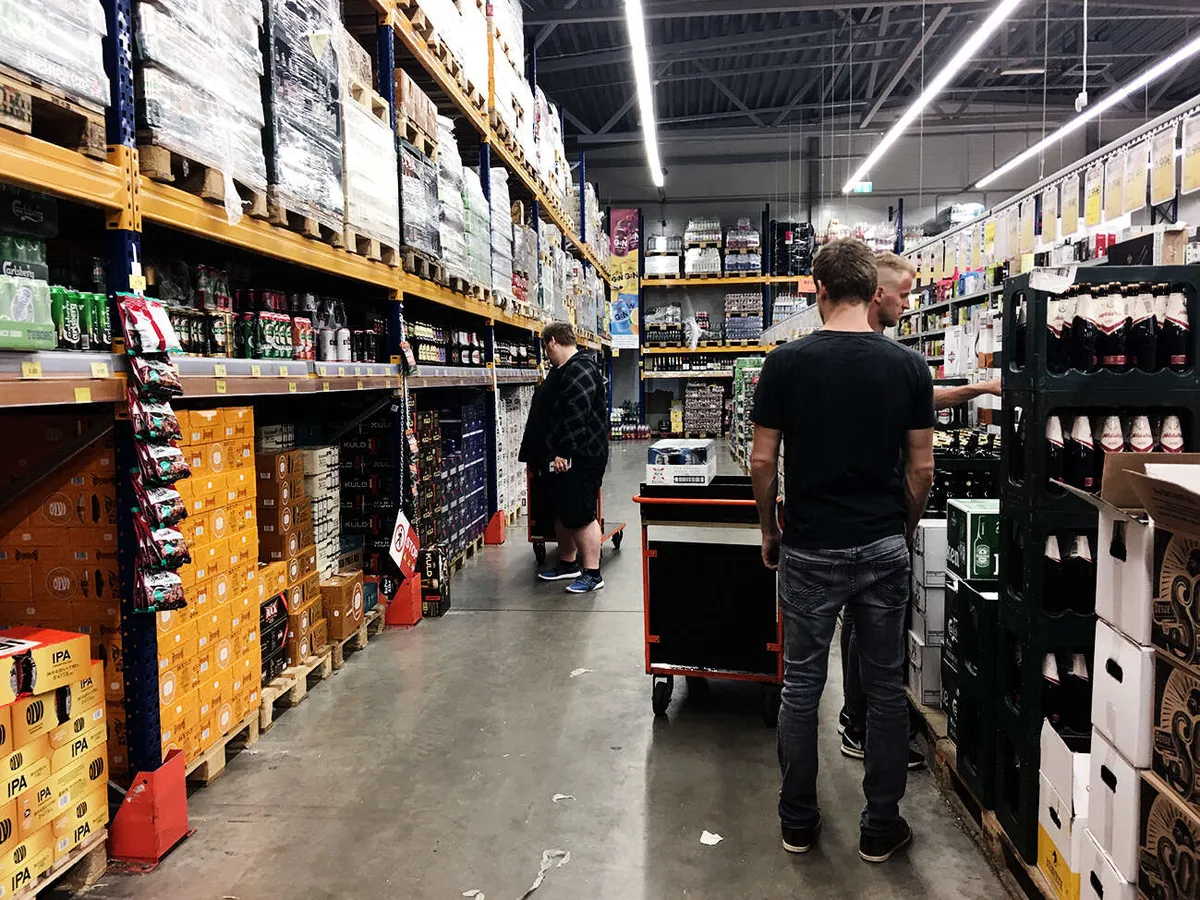 Alkoholiveron korotus odottaa uusia matkustajatuontitietoja – päätös ...