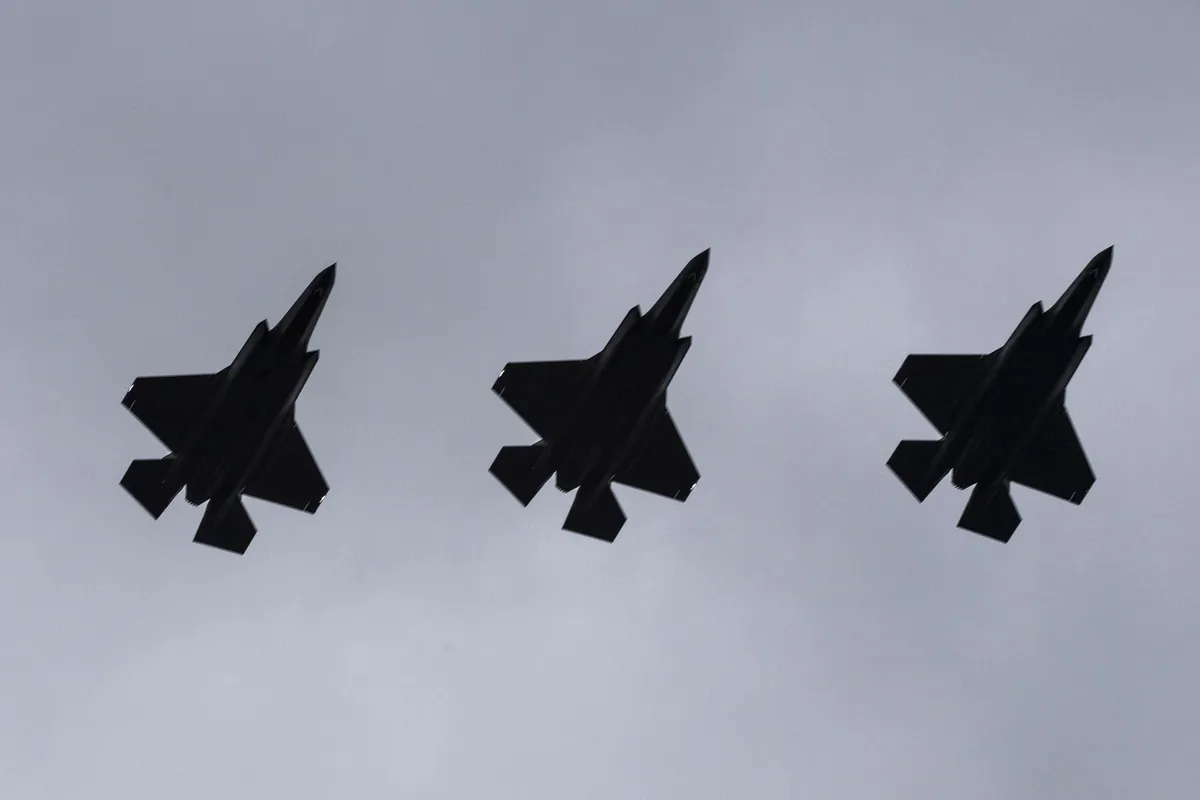 Project Carrera: F-35 lentää yhdessä miehittämättömän Speed Racerin ...