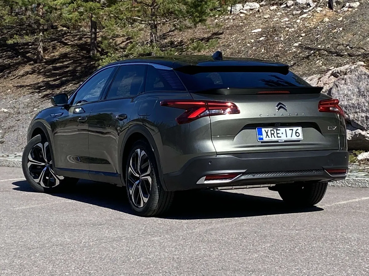 Tällainen on Citroënin uusi iso perheauto – Yhdistelee farmarin, SUV:n ...