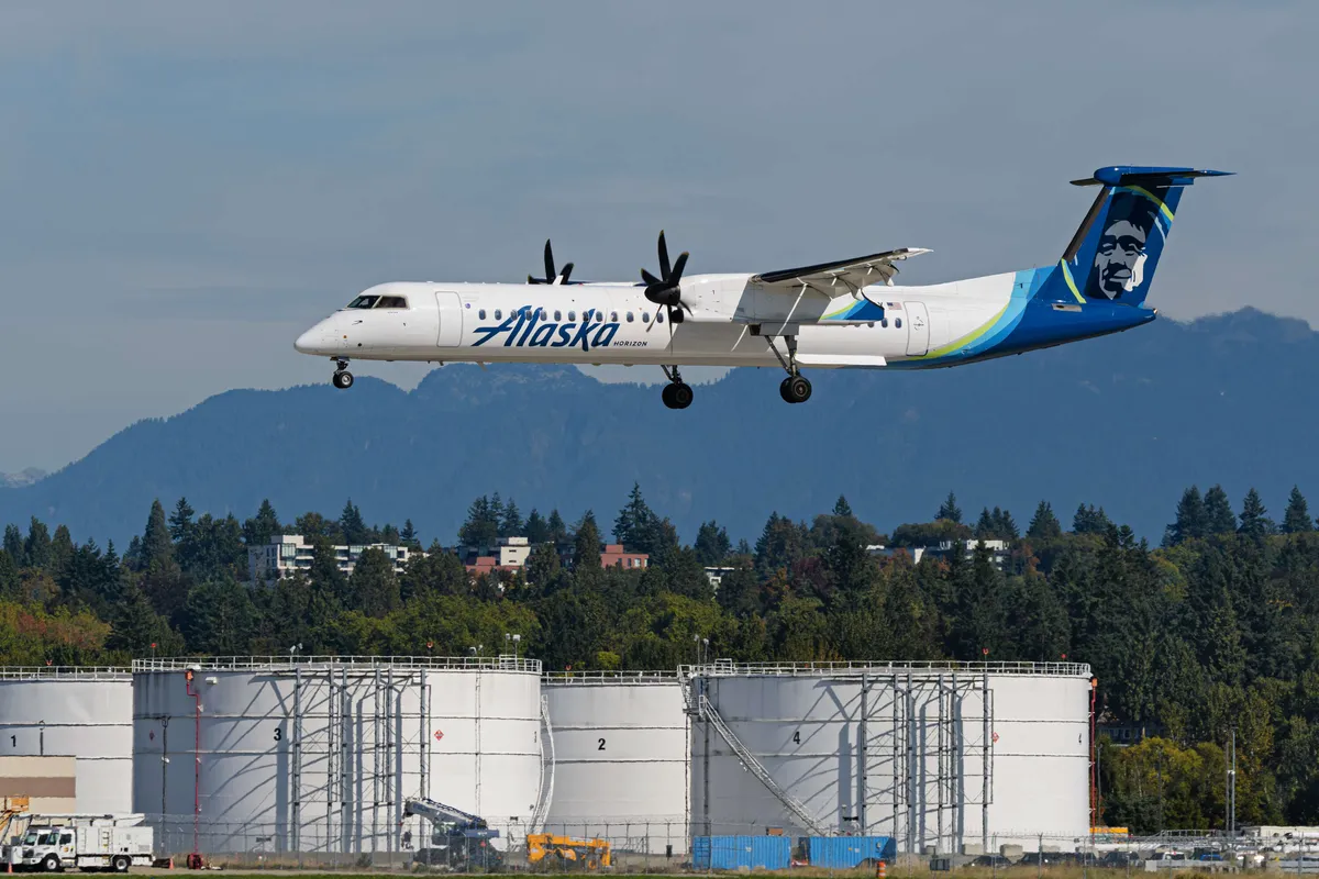 Tavallinen matkatavaratyöntekijä varasti Bombardier Q400 -koneen ...