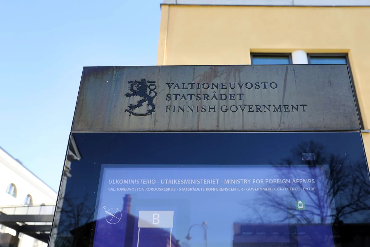 Ulkoministeriö epäilee tietomurtoa – ”Otimme harkitun riskin” | Tivi