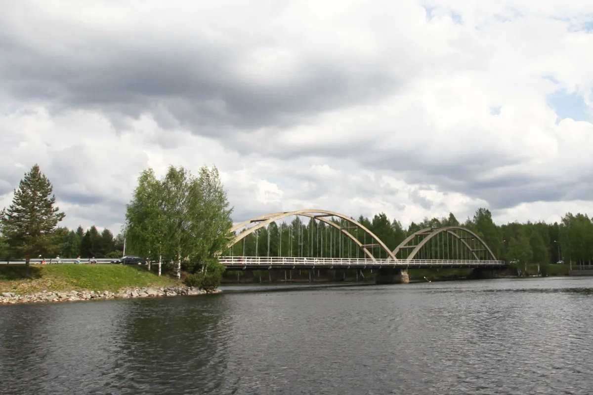 Tämä lähes 100-vuotias silta on ollut käyttökiellossa jo 10 vuotta ...