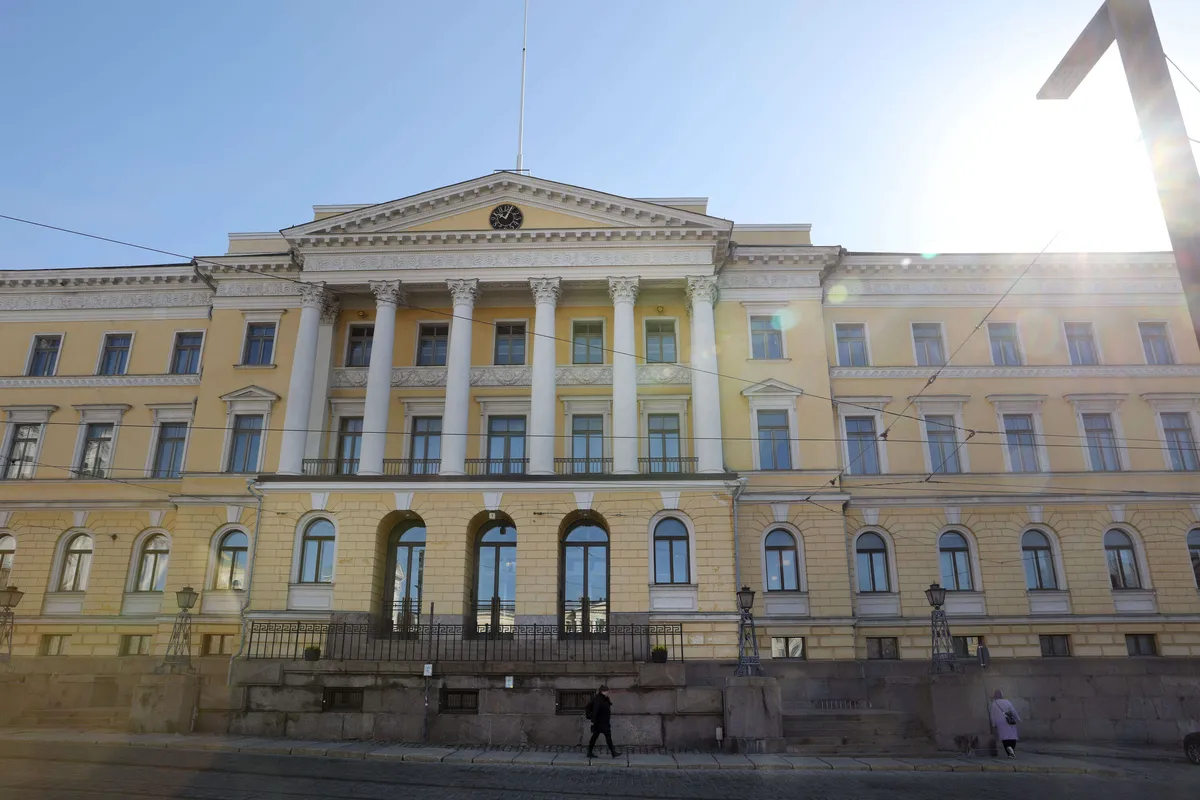 Näin hallitus leikkaa ja verottaa ensi vuonna – Yksi ministeriö on ...