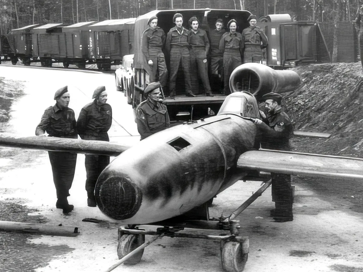 Natsi-Saksalla oli oma kamikaze-koneensa – V-1-lentopommista tehtiin ...