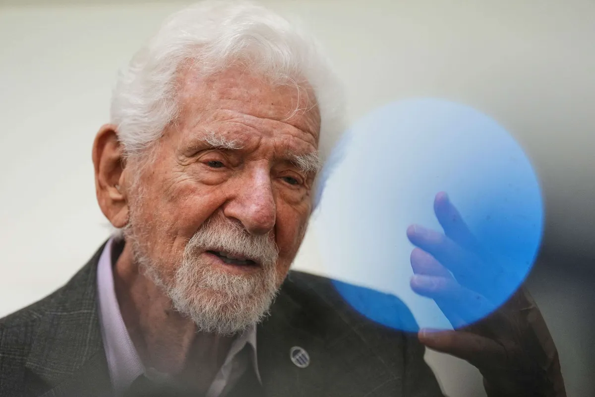 50 Vuotta Maailman Ensimm isest K nnykk puhelusta Kehitt j Trollasi