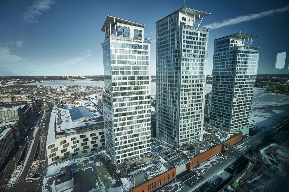 Tässä on maailman ensimmäinen pilvenpiirtäjä, jonka rinnalla ...