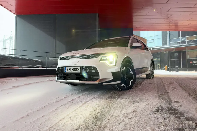 Koeajossa Kia Niro – Pystyykö haastamaan kehutun EV3:n? | Kauppalehti