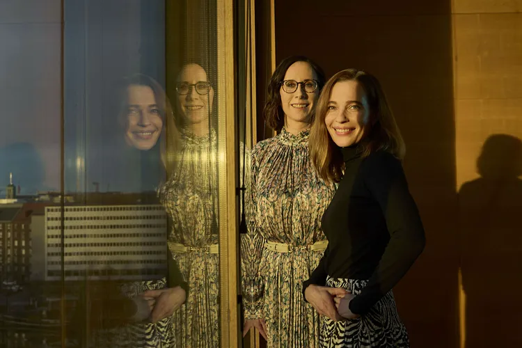 Suomalaiset Erika ja Silja päättävät, ketkä pääsevät hoitamaan Suomen ...