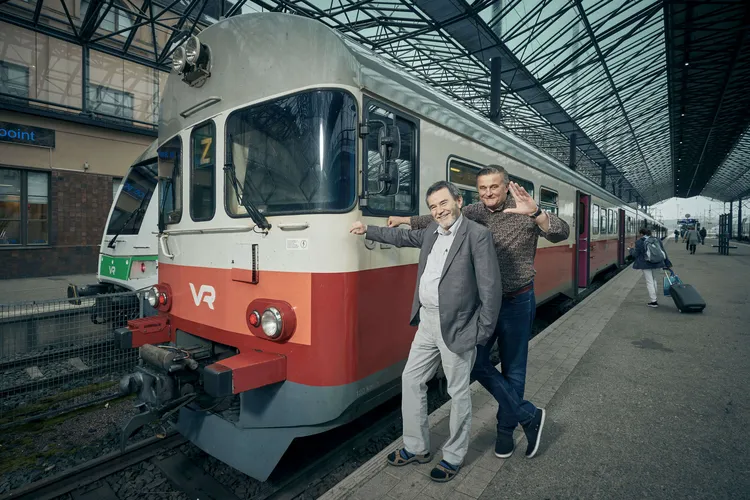 VR myi 11 junaa yksityiselle junayhtiölle, kuviossa myös Onnibussin ...