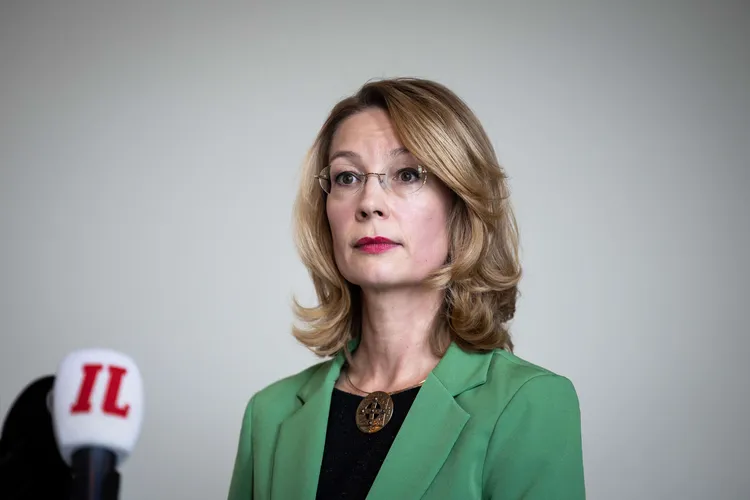Tytti Tuppurainen pesee kätensä Fortumin bonuksista: ”Olen ...