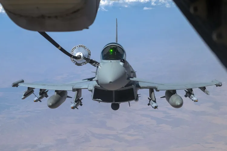 Katastrofi lähellä: ”Pääni olisi leikkautunut hartioilta” – Eurofighter ...