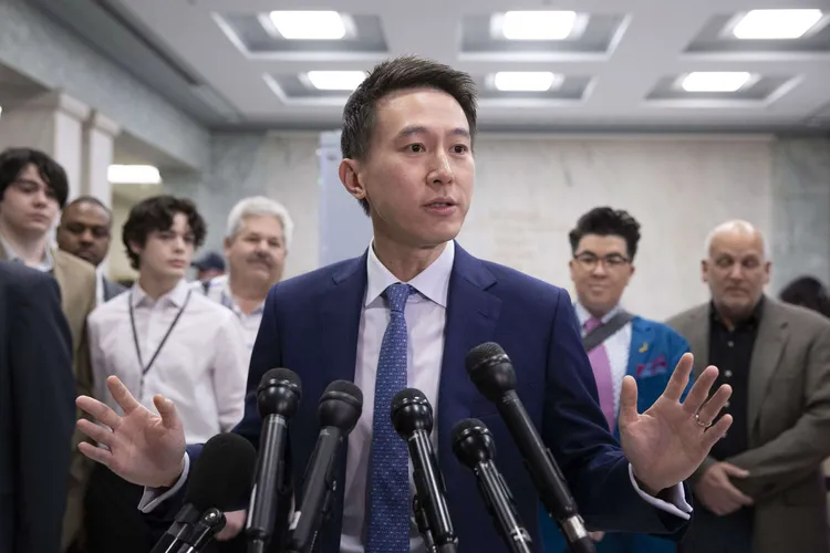 Kongressi grillasi TikTok-toimitusjohtajaa 5 tuntia – ”Emme ole Kiinan ...