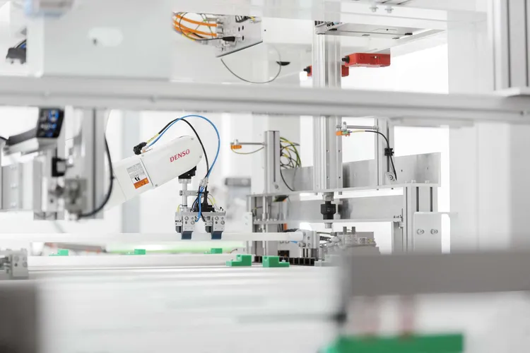 EID Robotics teki läpimurtonsa - moduulitehtaan miljoonadiili USA:han ...