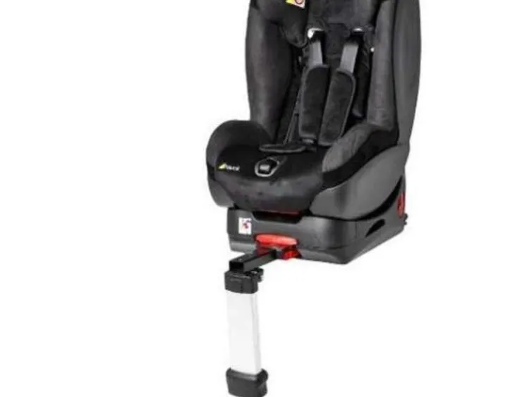 Tämä lasten turvaistuin ei selvinnyt etutörmäyskokeesta | Uusi Suomi