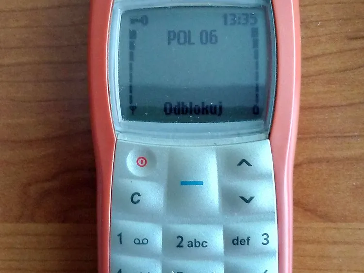 Vanhoista Nokia-kännyköistä tuli mustan pörssin hittituote ...