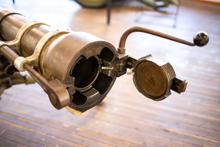 Suomen legendaarinen raskas sinko ”Musti” sai alkunsa salaisesta kylmän ...