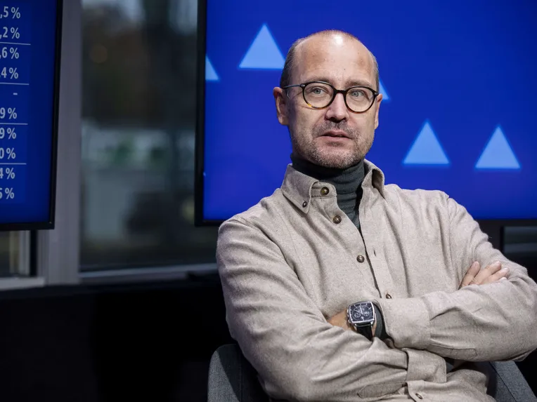 Autoala tylynä Suomen päättäjille uskomuksista sähköautojen määrän ...