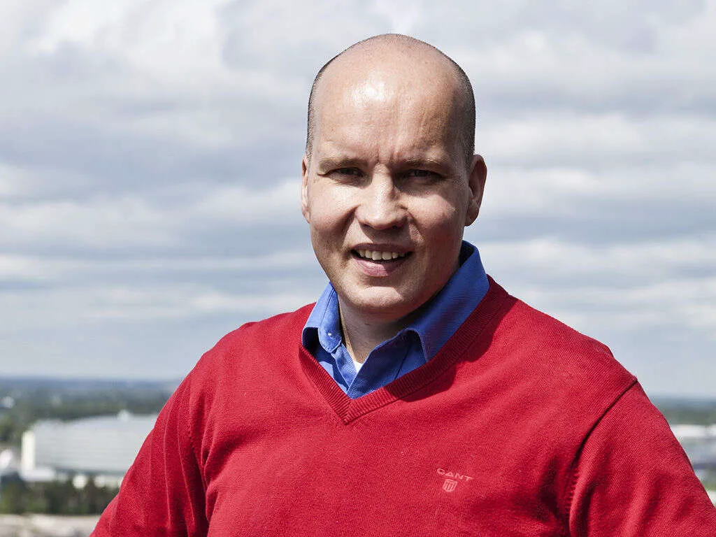 Vuoden bisnesenkeli: "Kun leijutaan liian ylös, otetaan jalasta kiinni ...