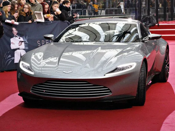 Legendaarinen brittimerkki tekee hienoja autoja ja hirvittävää tappiota ...