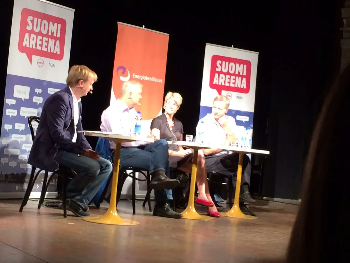 Olli Rehn vai Elina Engman? Hjallis valitsi puolensa | Uusi Suomi