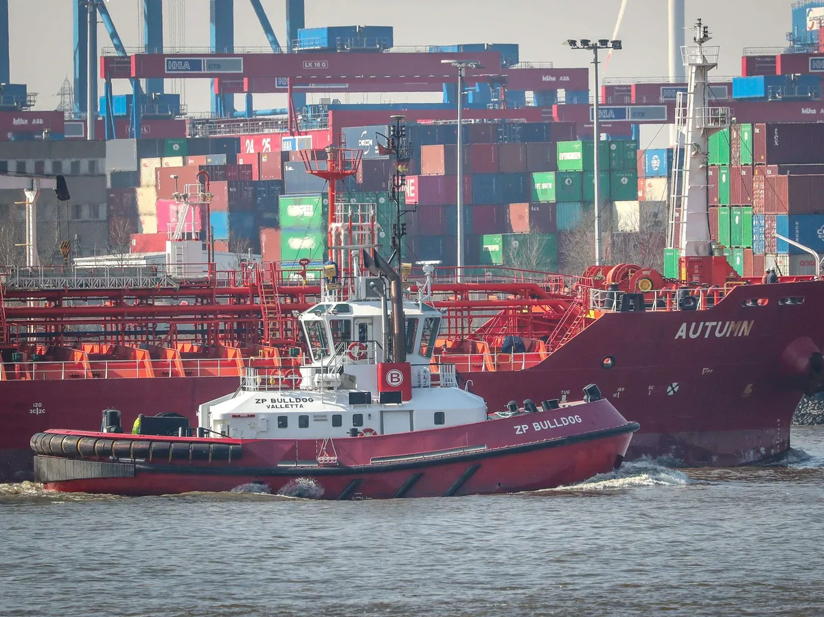 Kiinalaisyhtiöiden rooli Euroopassa puhuttaa – Cosco ei ole mikään ...