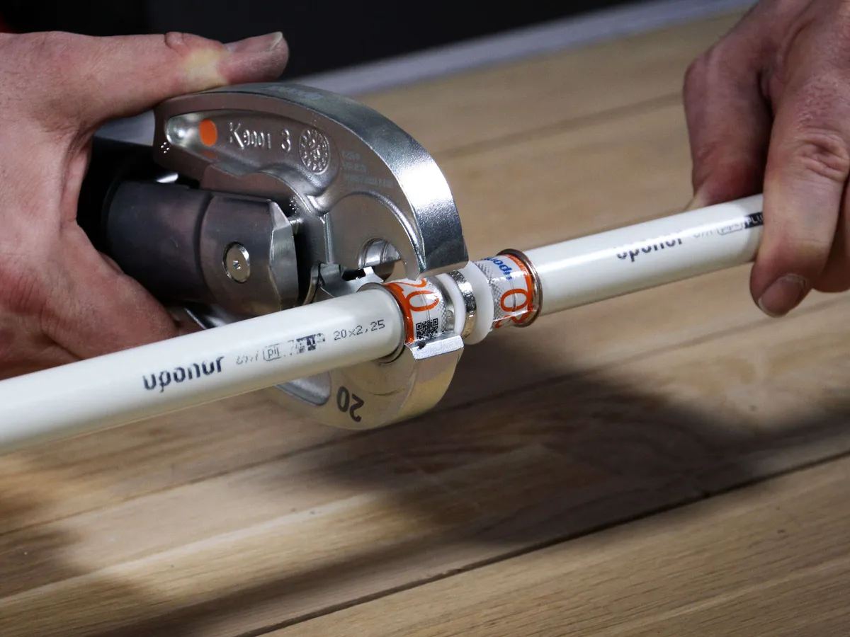 Uusi ostotarjous tuskin kääntää Uponorin hallitusta tai Paasikiviä ...