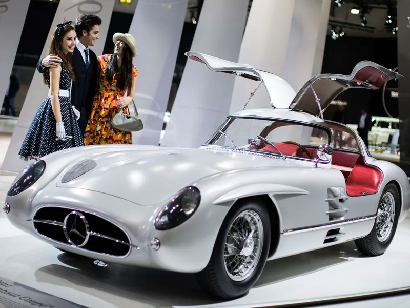 67 vuotta vanha Mersu myytiin 135 miljoonalla eurolla ...