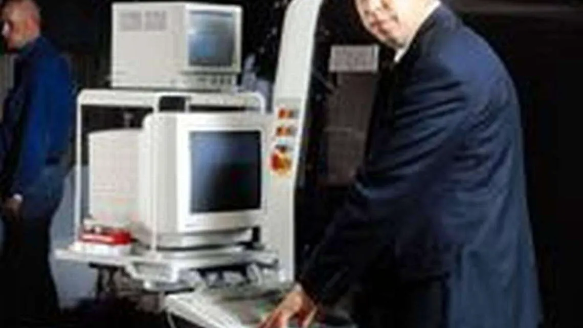 PMJ automecin lohjalaiskoneet latovat mikronien tarkkuudella ...