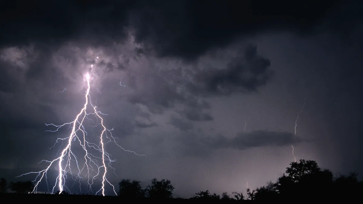 Suomeen tulossa ehkä yksi 2000-luvun voimakkaimmista rajuilmoista ...