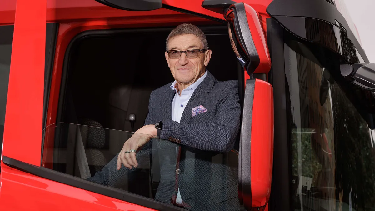 Lauri Ratia oli jo eläkkeellä, kun hänet kutsuttiin pelastamaan Turun ...