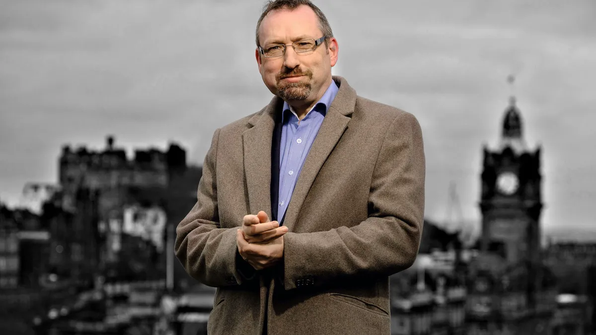 Ammattisijoittaja Stuart Dunbar kokee osakemarkkinoiden olevan pilalla ...