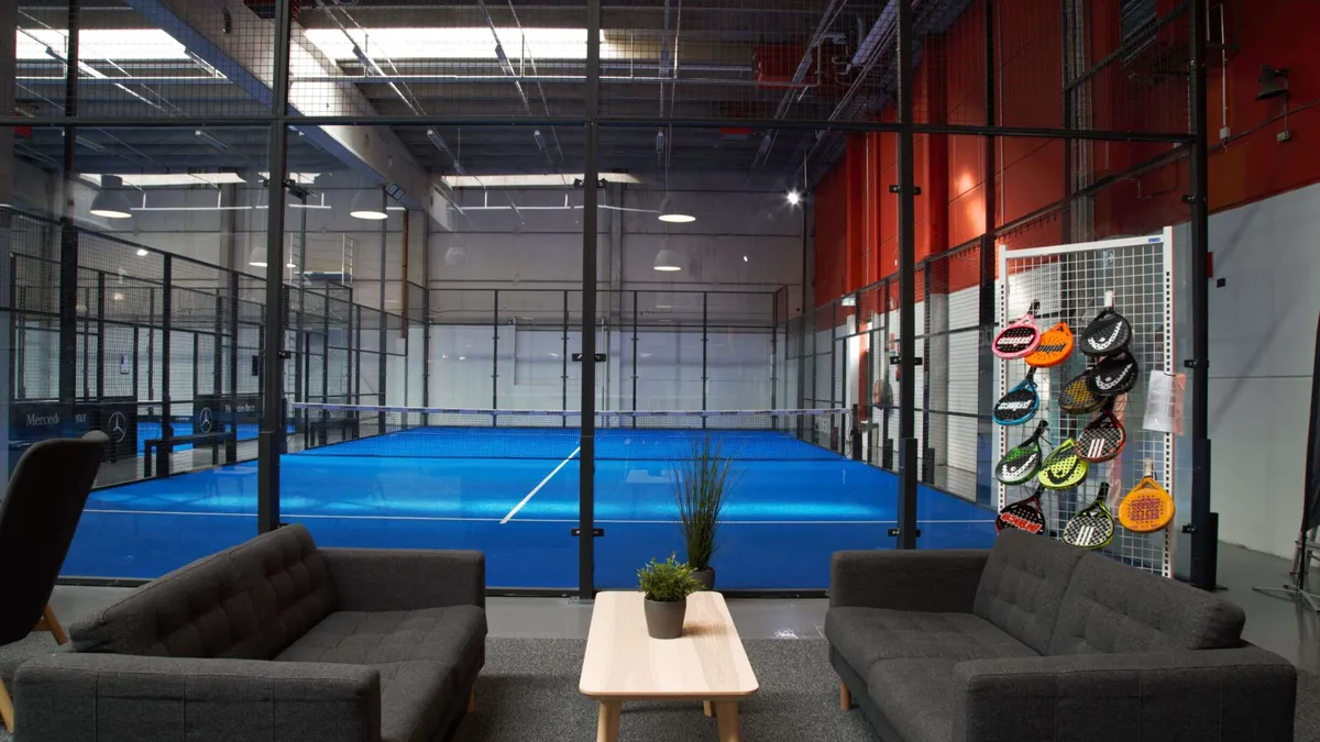 Bella-veneet myynyt yrittäjä mukaan padel-bisnekseen | Kauppalehti
