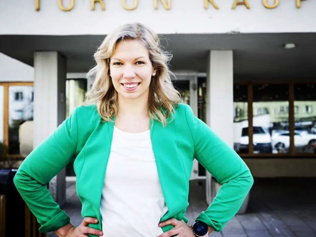 Laura Niemi voitti ensimmäisen Vuoden Yrittäjyystutkimus -palkinnon ...