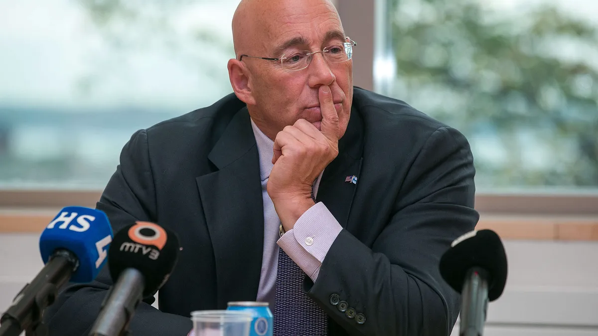 Bruce Oreck avautuu Suomen tilanteesta tv:ssä: ”Jos rehellisiä ollaan ...