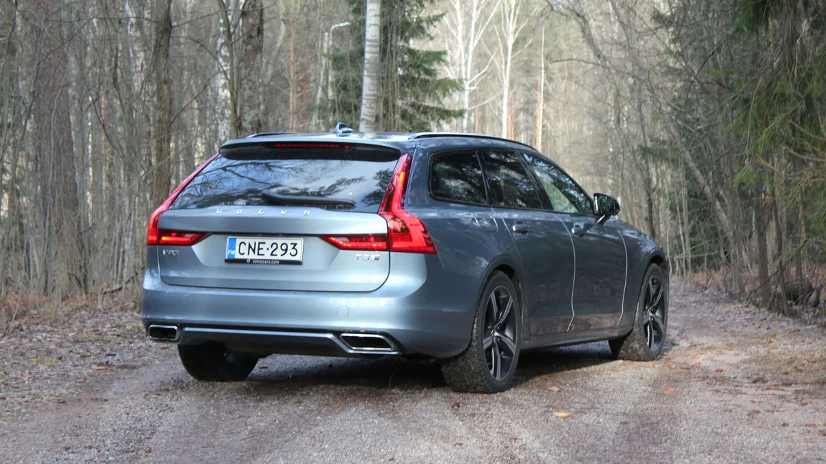 Farmari-Volvo on nyt historiaa Britanniassa – Sedanienkin myynti ...