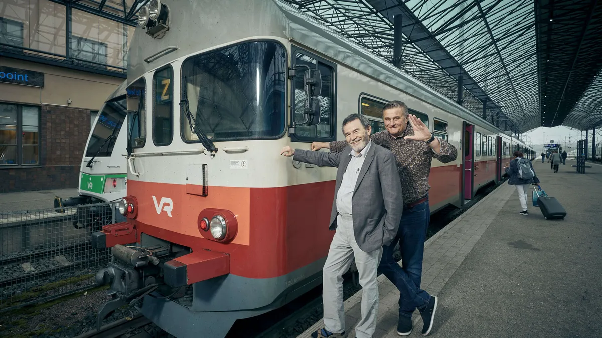 VR myi 11 junaa yksityiselle junayhtiölle, kuviossa myös Onnibussin ...