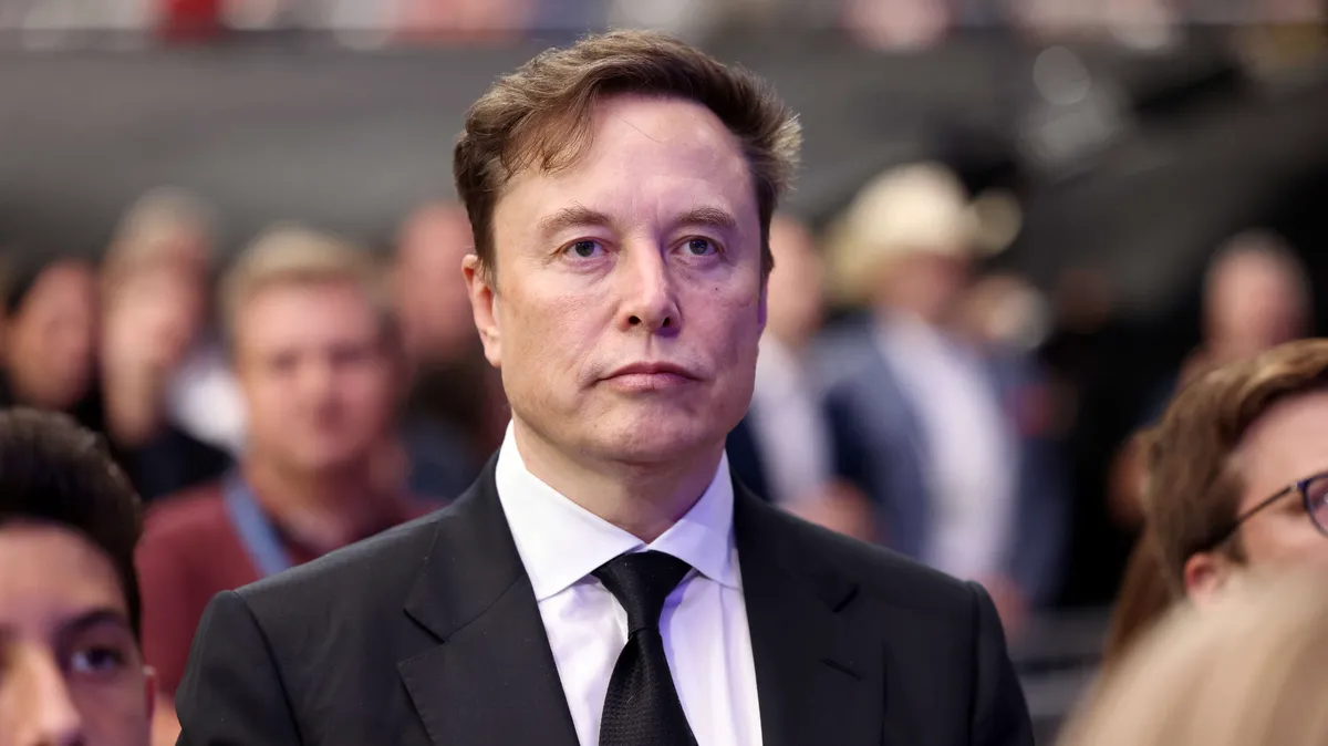 Elon Musk taipui – Suitsii vihapuhetta X:ssä | Tivi