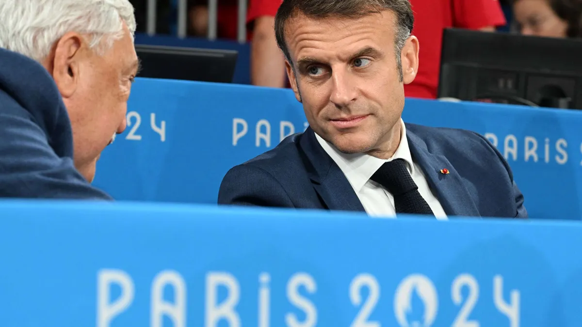 Tyly ryöpytys Emmanuel Macronille – Le Monde: Olympialaiset veruke ...