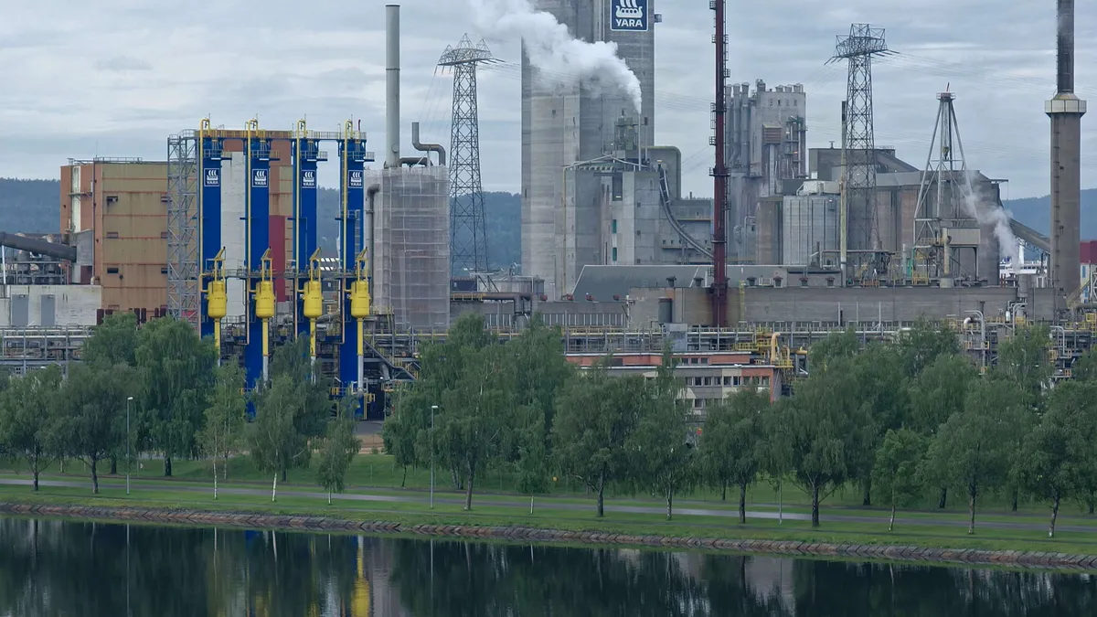 Teollisuus hautaa isoja vihreän vedyn hankkeita Euroopassa jatkuvaa ...