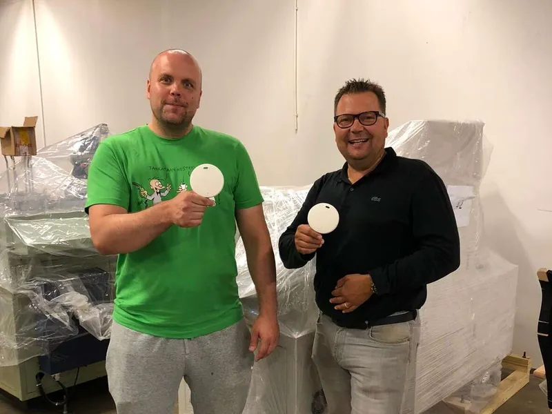 Yksinyrittäjä Matti Salonoja kehitti kuppeihin pahvikannen – Keksinnön ...