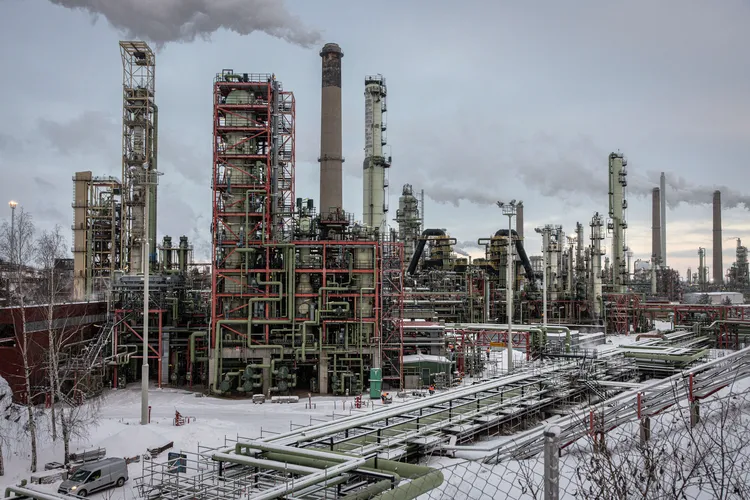 Neste höllää ilmastotavoitteitaan – ”Ei realistisia nykytilanteessa ...