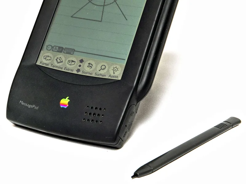 Kun kännyköiden teho loppui kesken, valmistajat keksivät avuksi ...