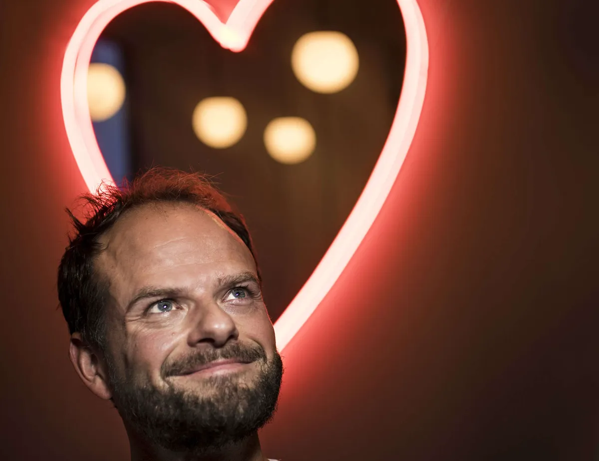 Ville Relander, 40, on ostereiden avaamisen amatöörisarjan Suomen ...