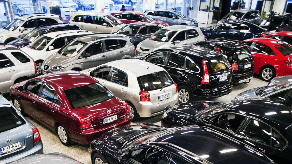 Suomen suosituimmat autot tarkastelussa: Kokosimme vuosimallit, värit ...