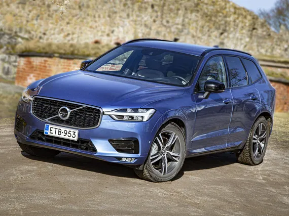 Volvon XC60 kiilasi Corollan ohi – Näitä autoja suomalaiset ensirekisteröivät eniten | Kauppalehti