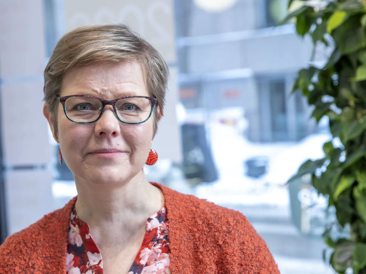 Vihreä ministeri Krista Mikkonen taistelee etulinjassa lajikatoa ...